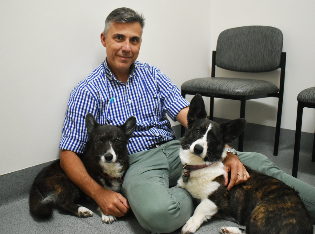 Dr Scott Campbell BVSc (Hons) M.A.C.V.Sc, D.A.C.V.N | Pine Mountain Vet ...